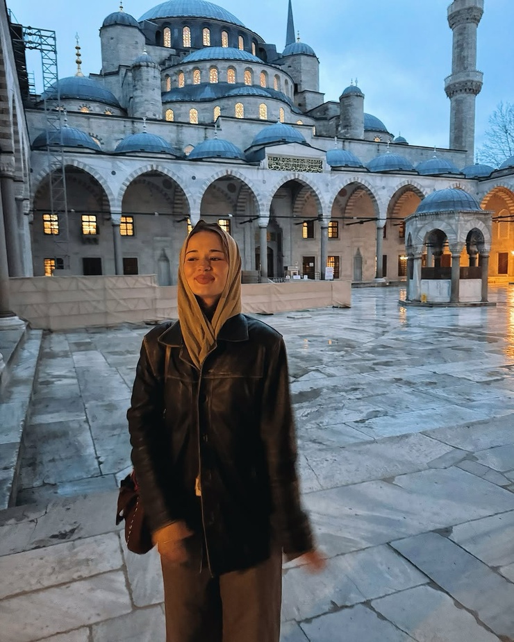 Isabelle Clarke (model) image