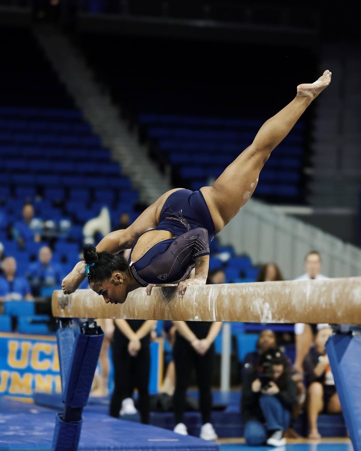 Jordan Chiles picture