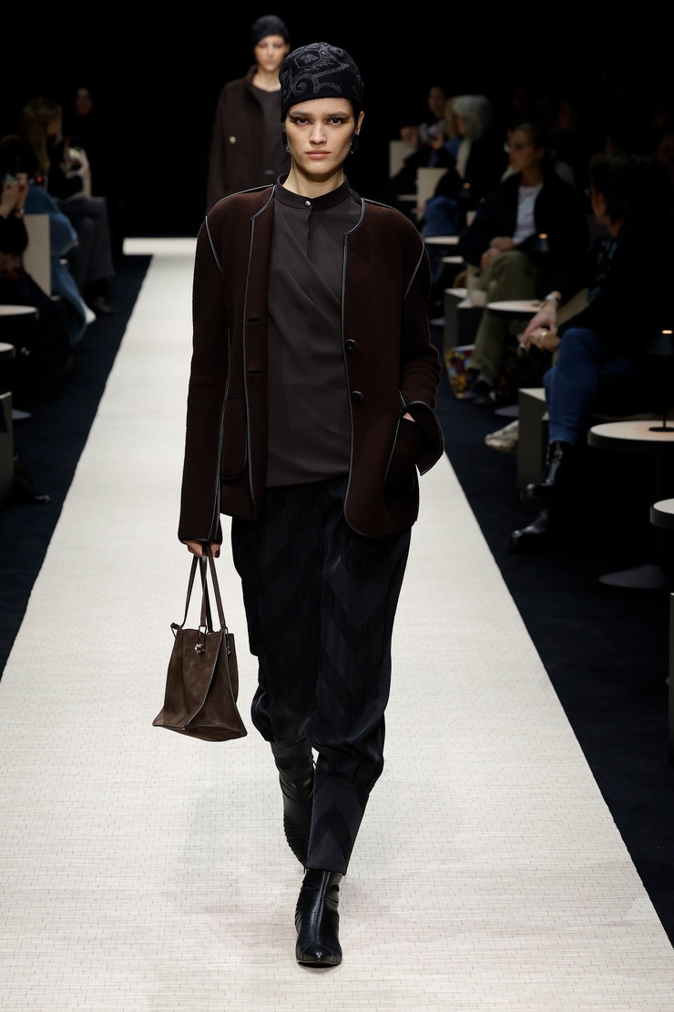 Alexandra Micu image