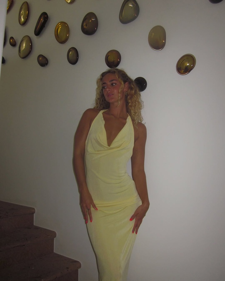 Claire Stone picture