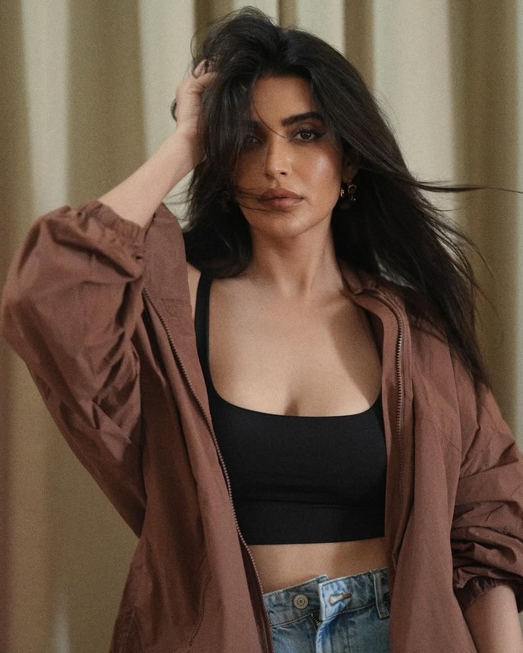 Picture of Karishma Tanna