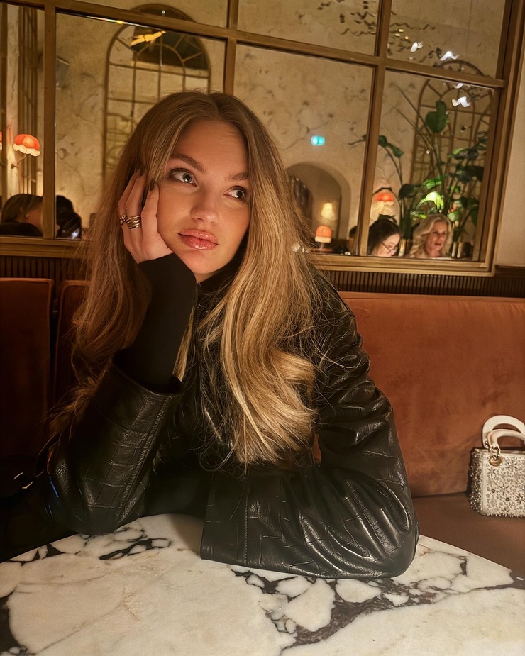 Romee Strijd picture