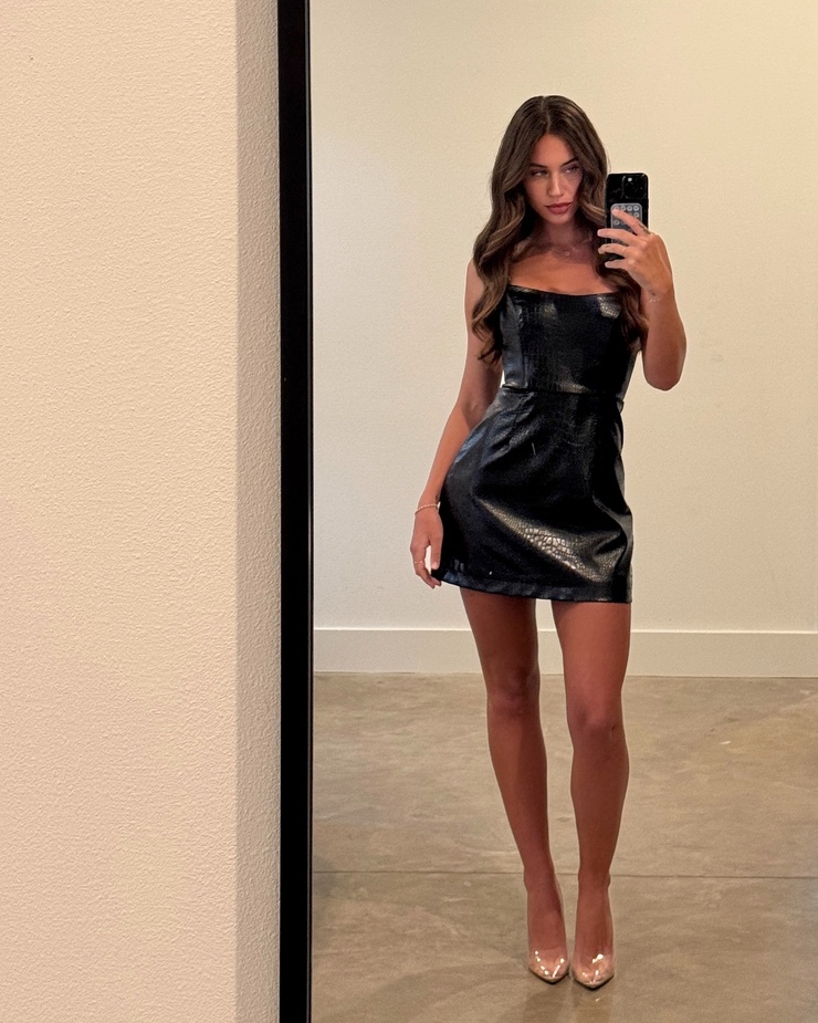 Brit Manuela (model) picture