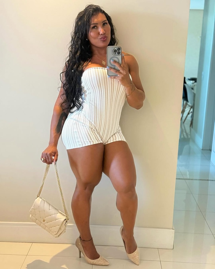 Image of Alessandra Alves