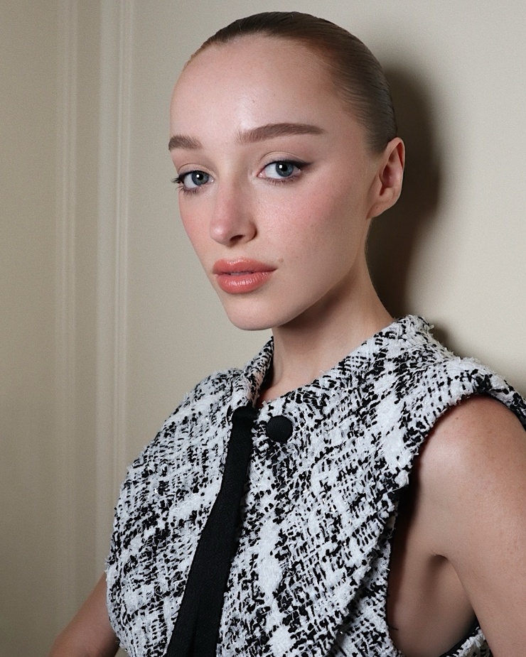 Picture of Phoebe Dynevor