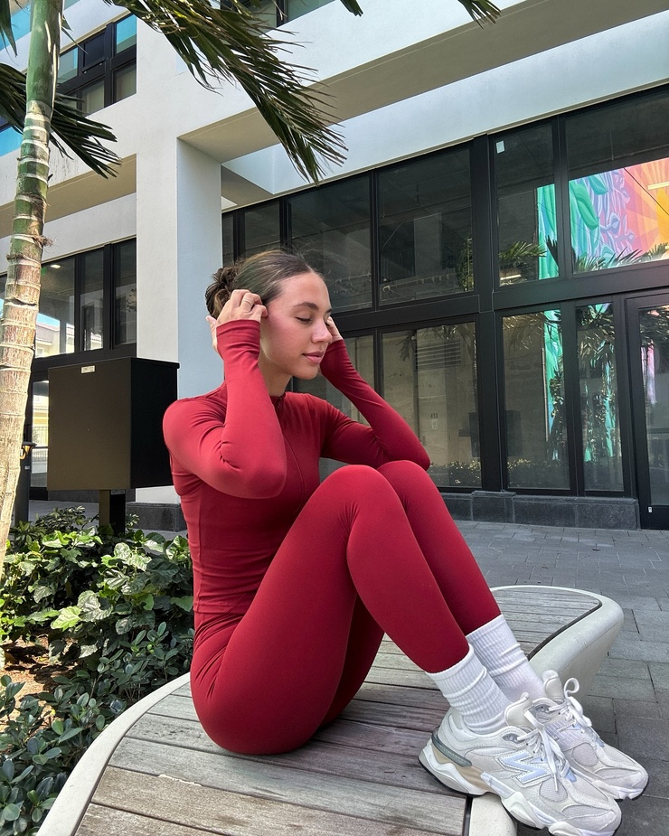 Picture of Brit Manuela (model)