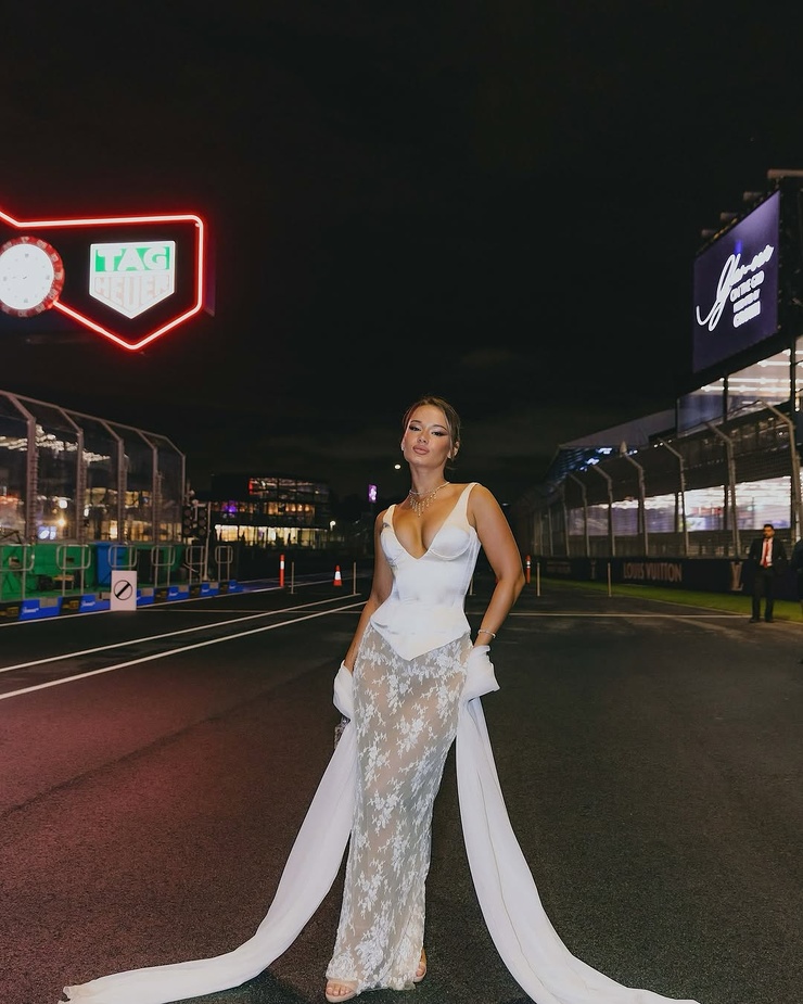 Picture of Isabelle Clarke (model)