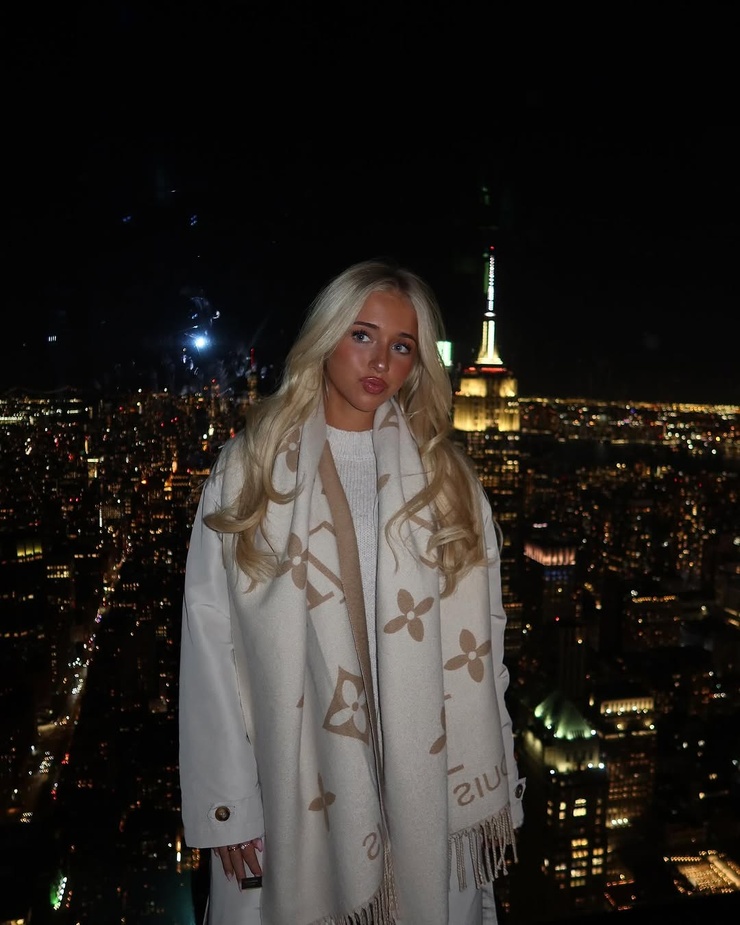 Picture of Ami Charlize