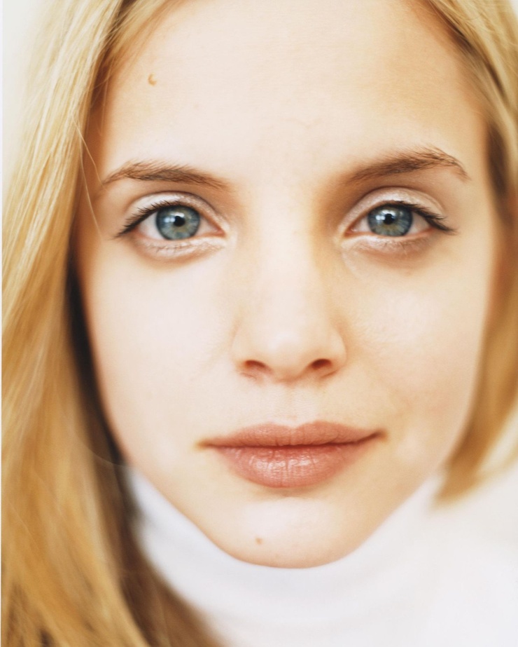 Picture of Mena Suvari