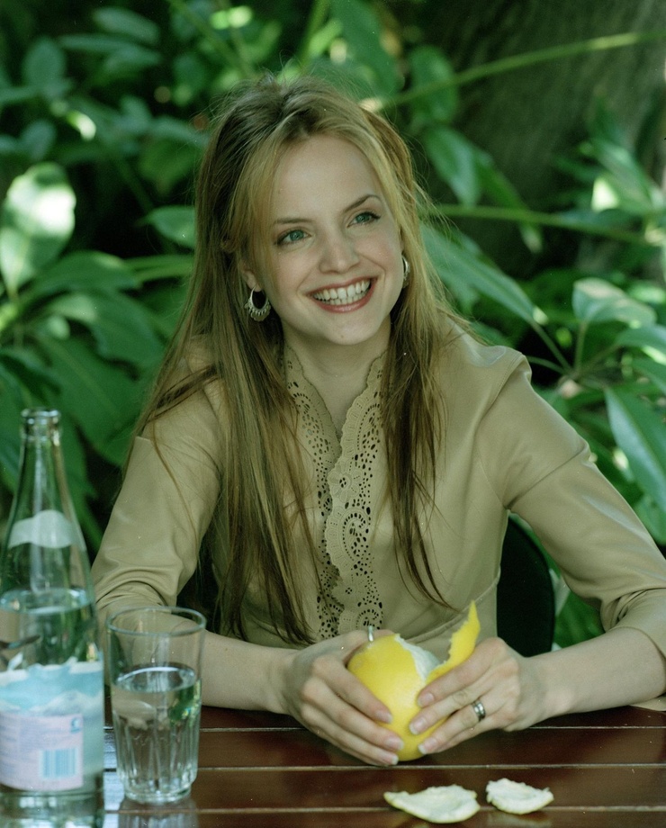 Picture of Mena Suvari