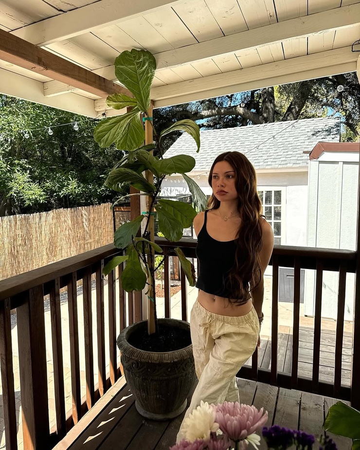 Bella Shepard image