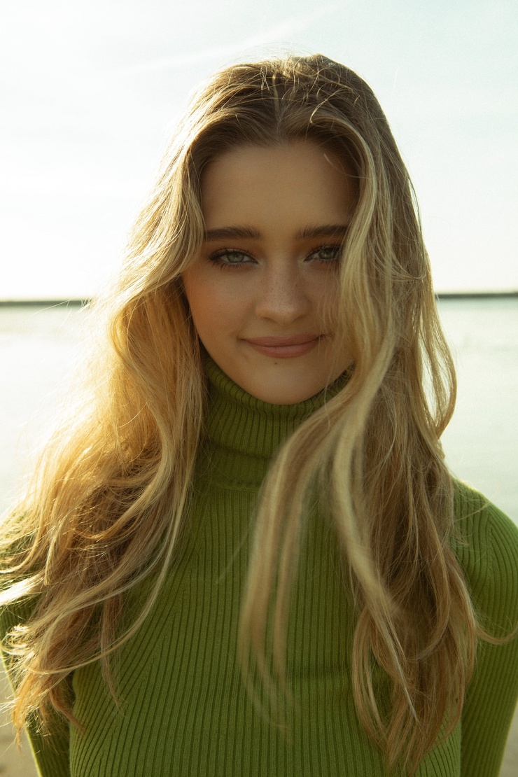 Lizzy Greene image