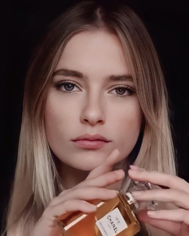 Picture of Camille Razat