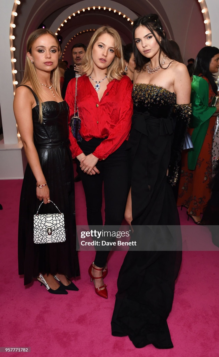 Amelia Windsor, Tess Ward, Doina Ciobanu