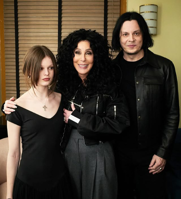 Scarlett White image