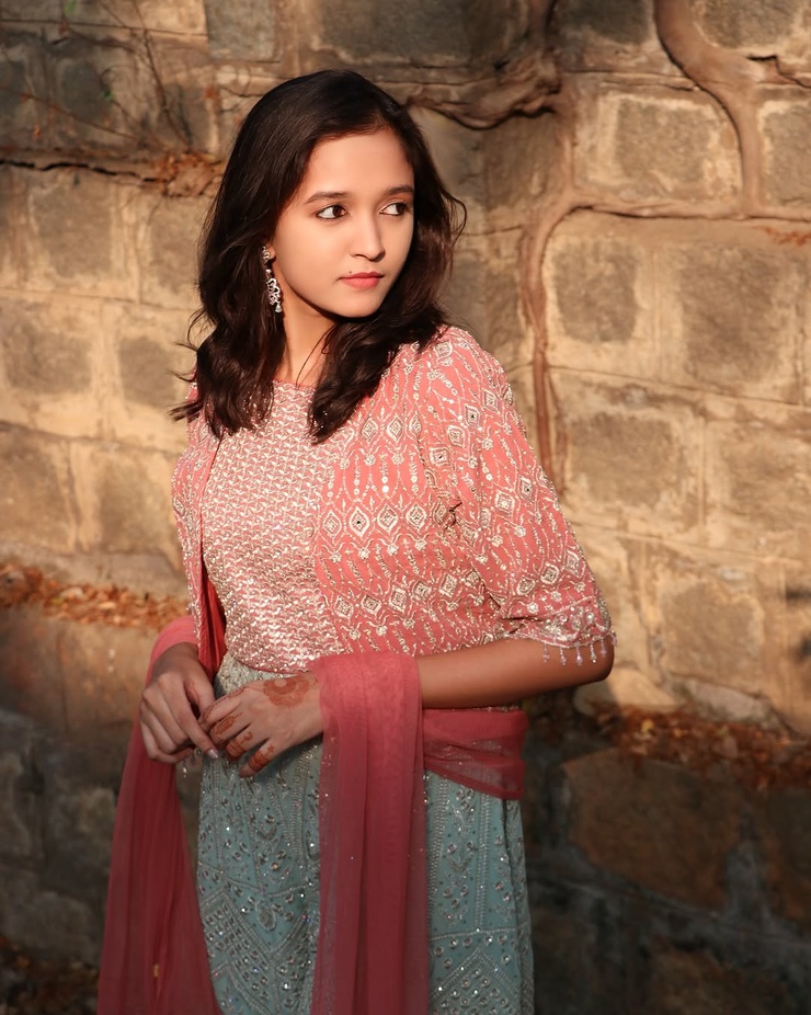 Picture of Roshni Ansari