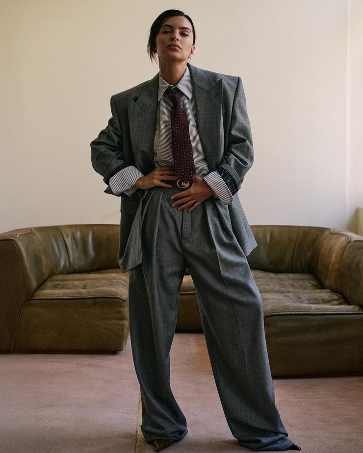 Picture of Emily Ratajkowski