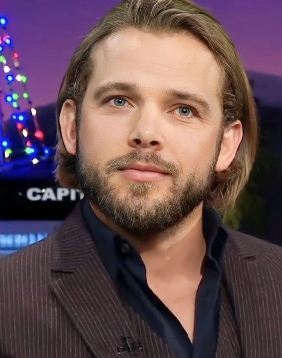 Picture of Max Thieriot