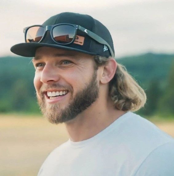 Picture of Max Thieriot