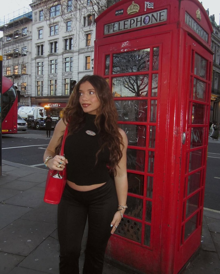 Kayla Manousselis picture