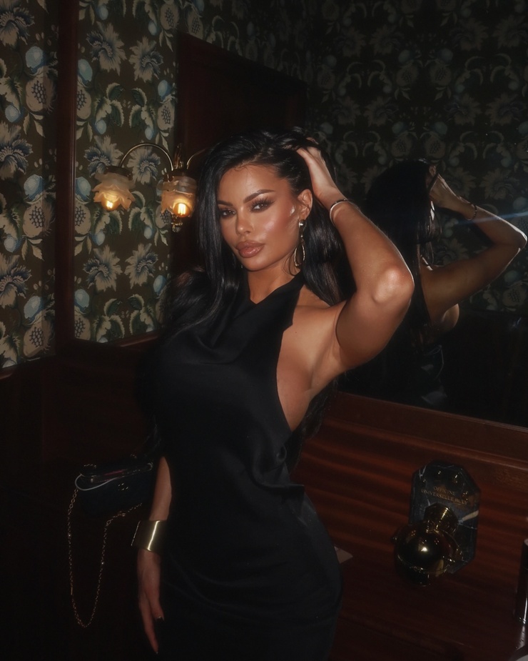 Justyna Gradek picture