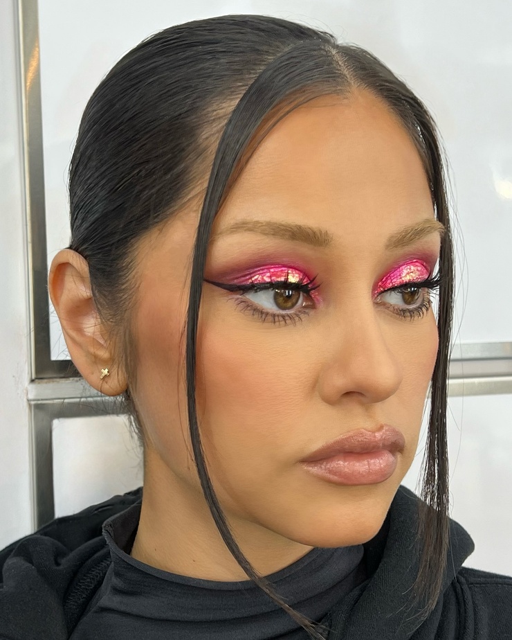 Yvette Monreal image