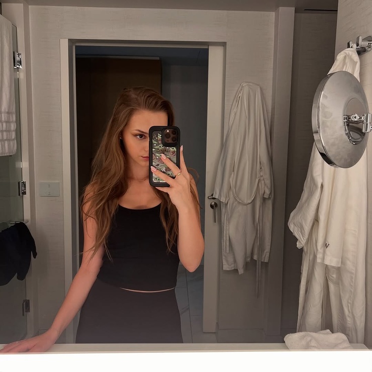 Picture of Savannah May