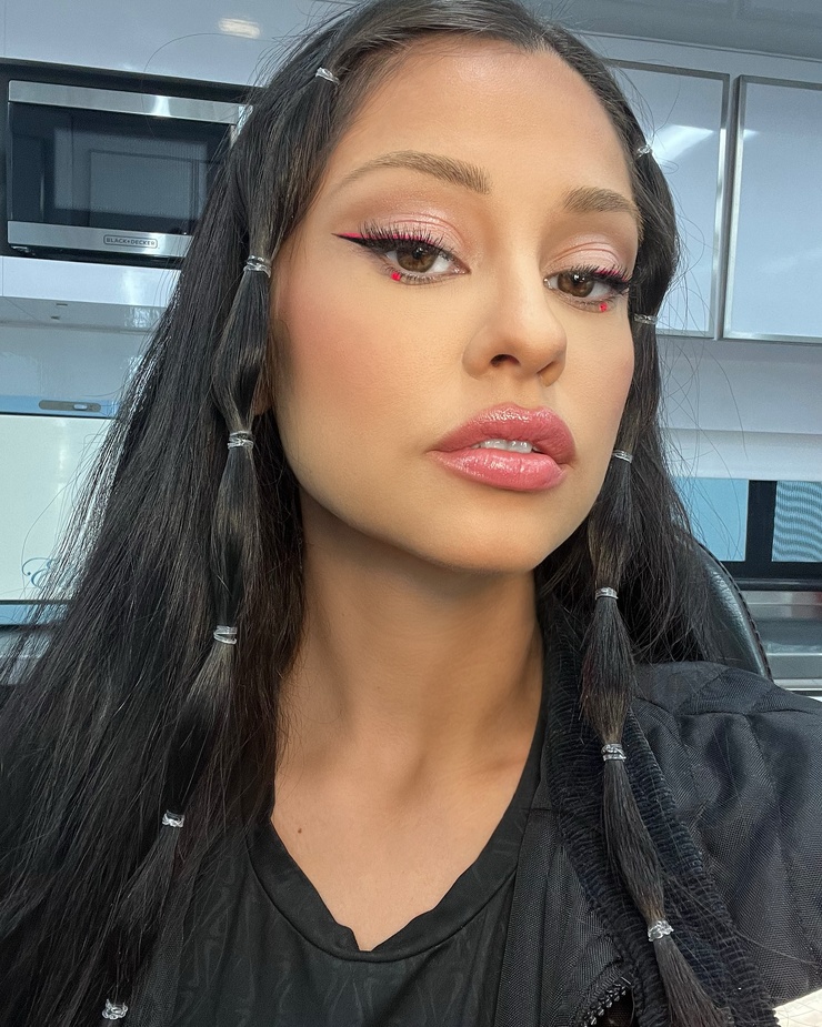 Picture of Yvette Monreal