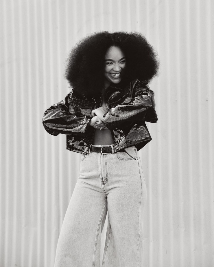 Aisha Dee image