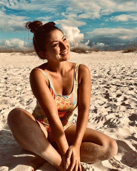 Ashton Leigh picture