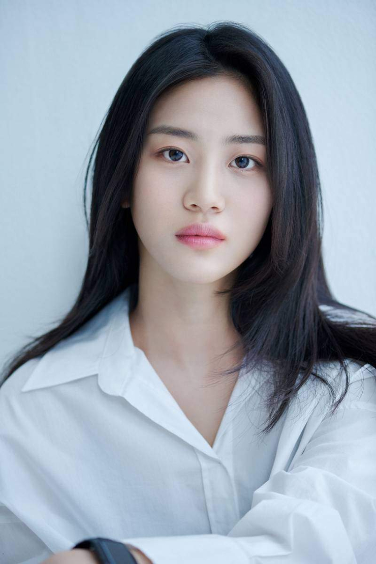 Picture of Hong Hwa-Yeon