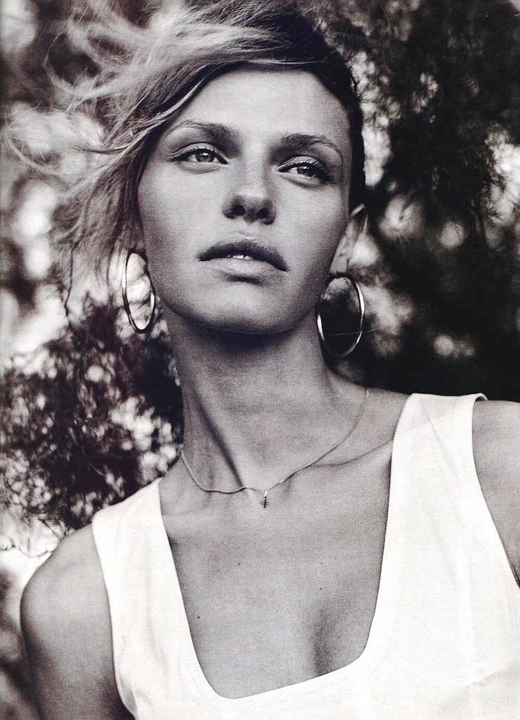 Picture of Rachel Roberts