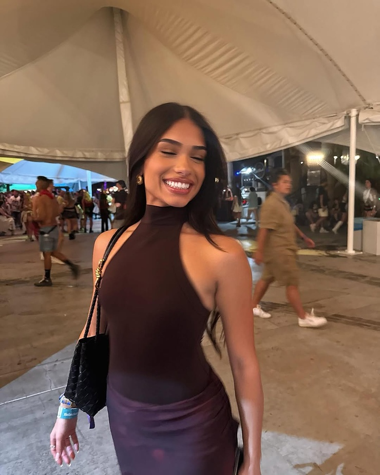 Picture of Aisha Mian