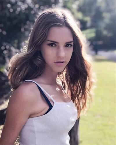 Picture of Emily Feld