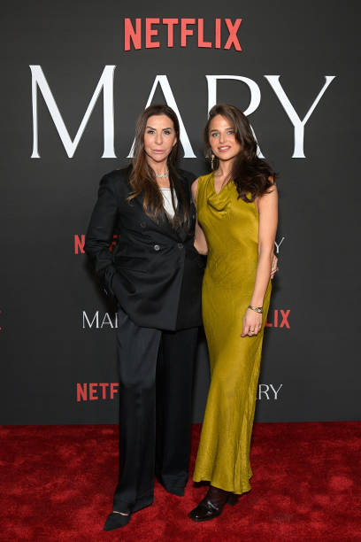 Mary Aloe, Stephanie Nur