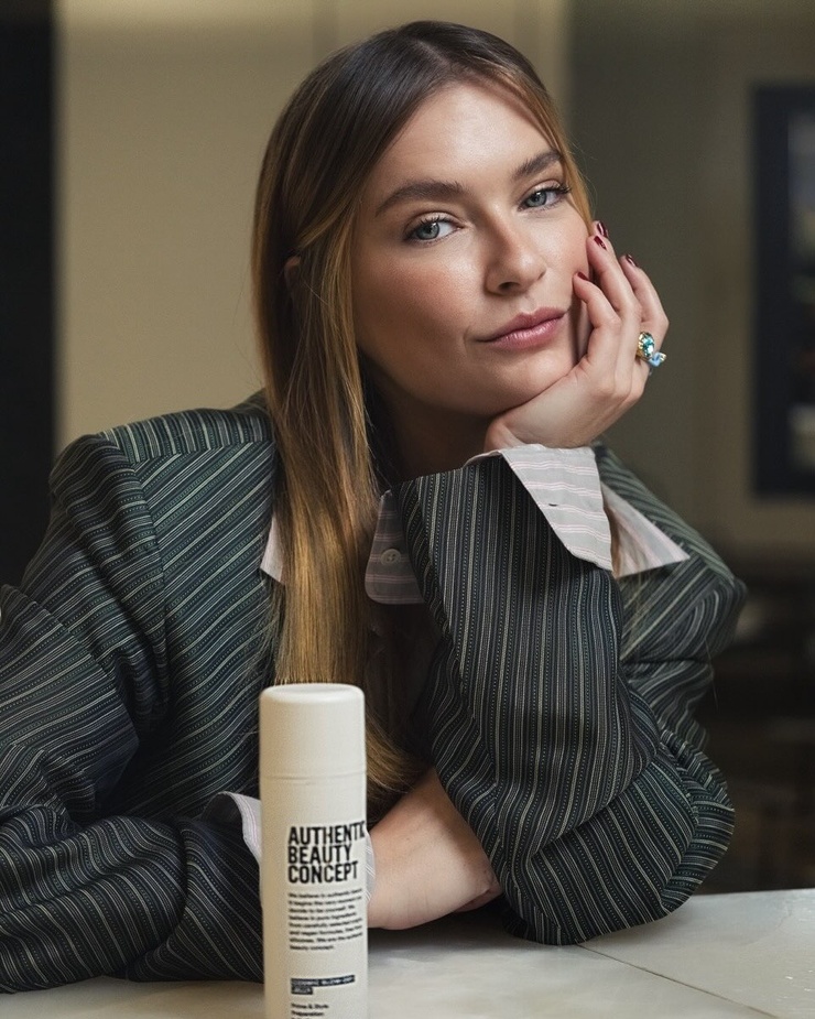 Picture of Camille Razat