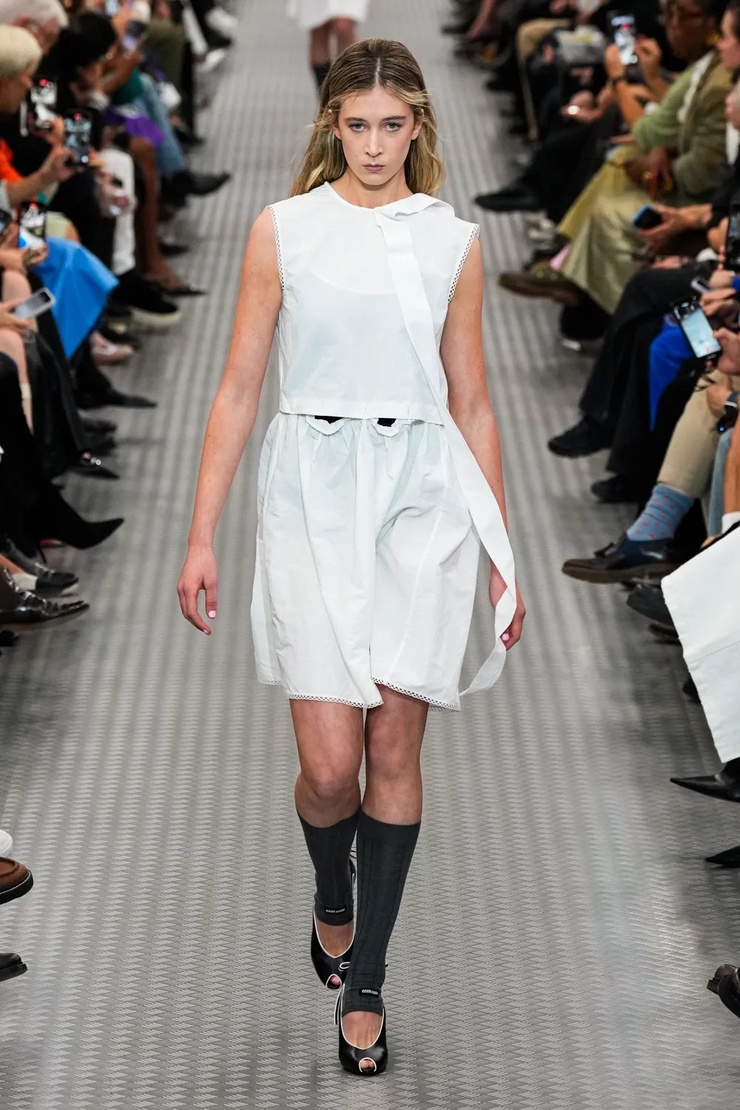 Sunday Rose Urban image