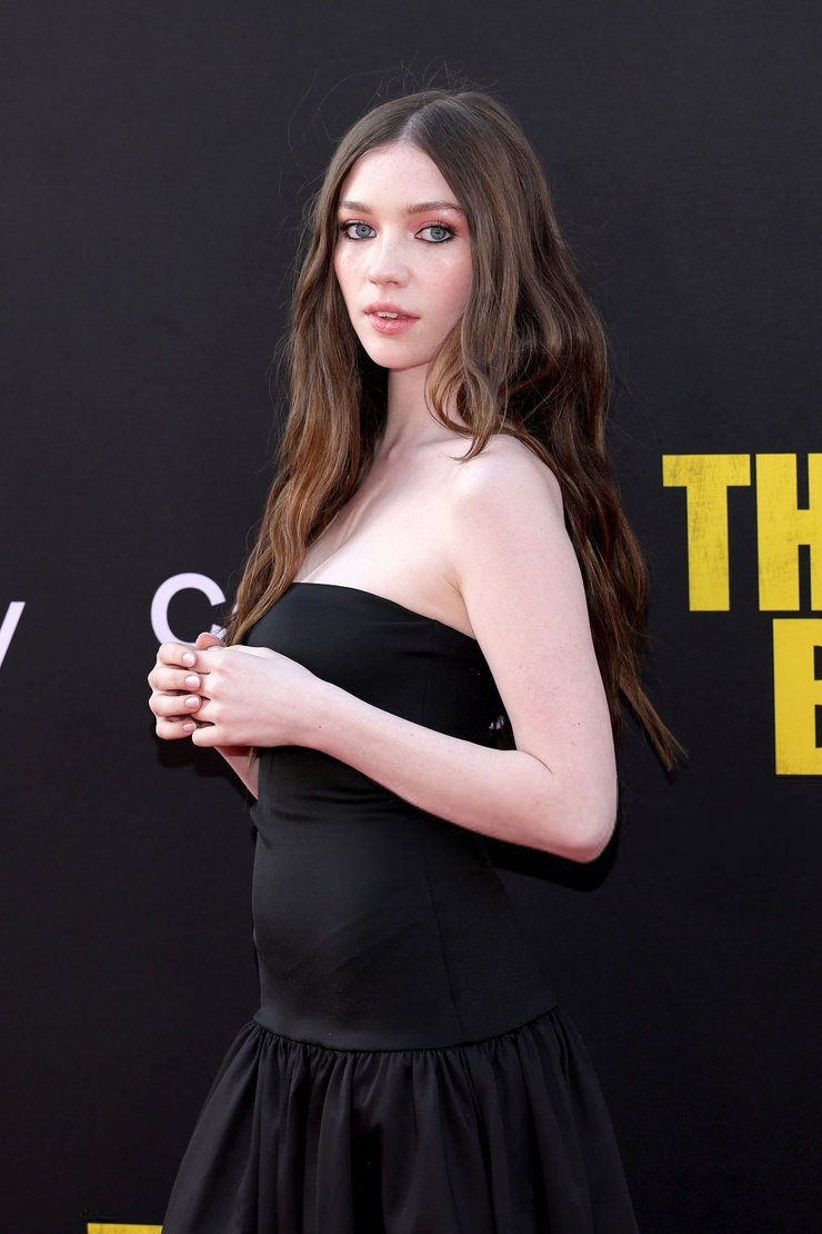 Image of Alexa Swinton