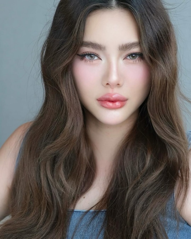 Picture of Arisara Thongborisut