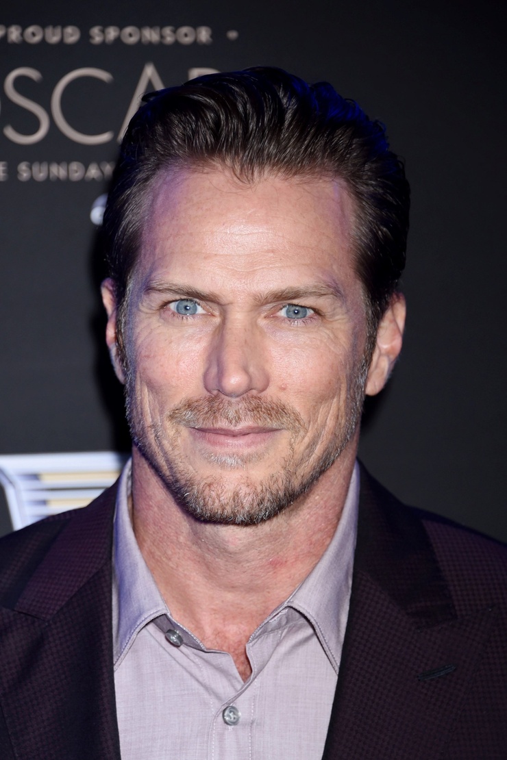Picture of Jason Lewis