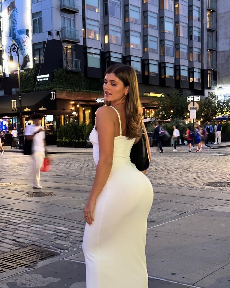 Picture of Elle Edwards