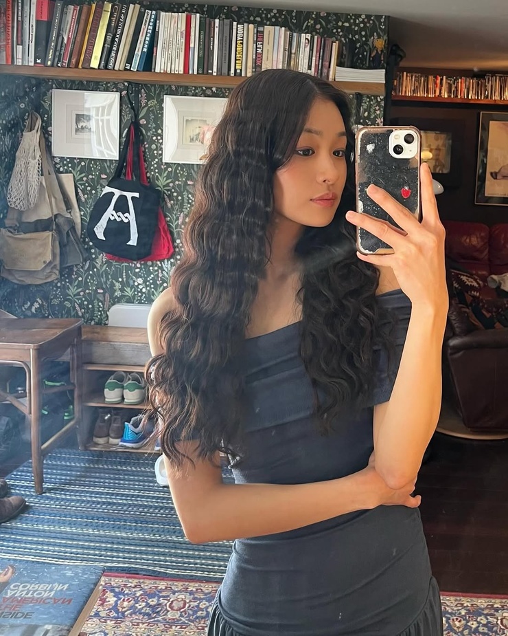 Erin Yoo picture