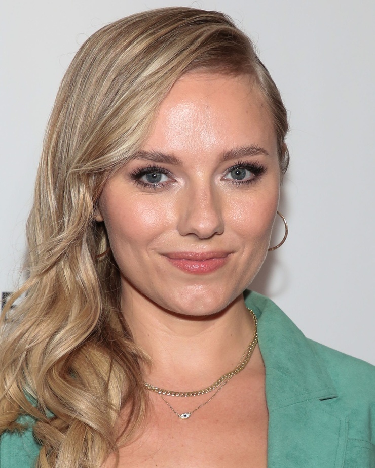 Picture of Seri DeYoung