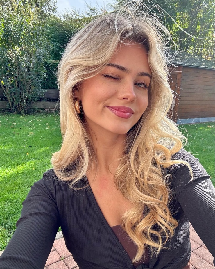 Picture of Sara Crumbleleg