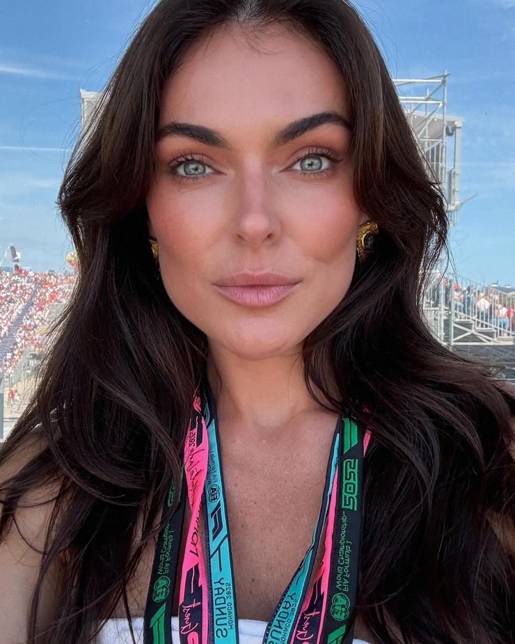 Serinda Swan picture