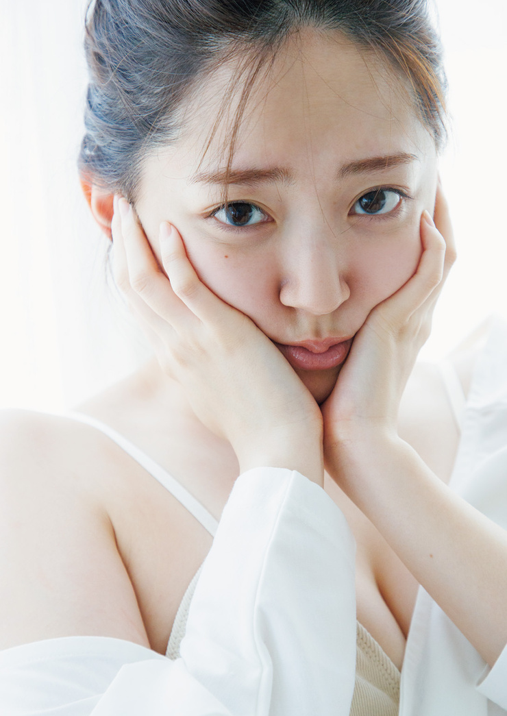 Airi Suzuki image