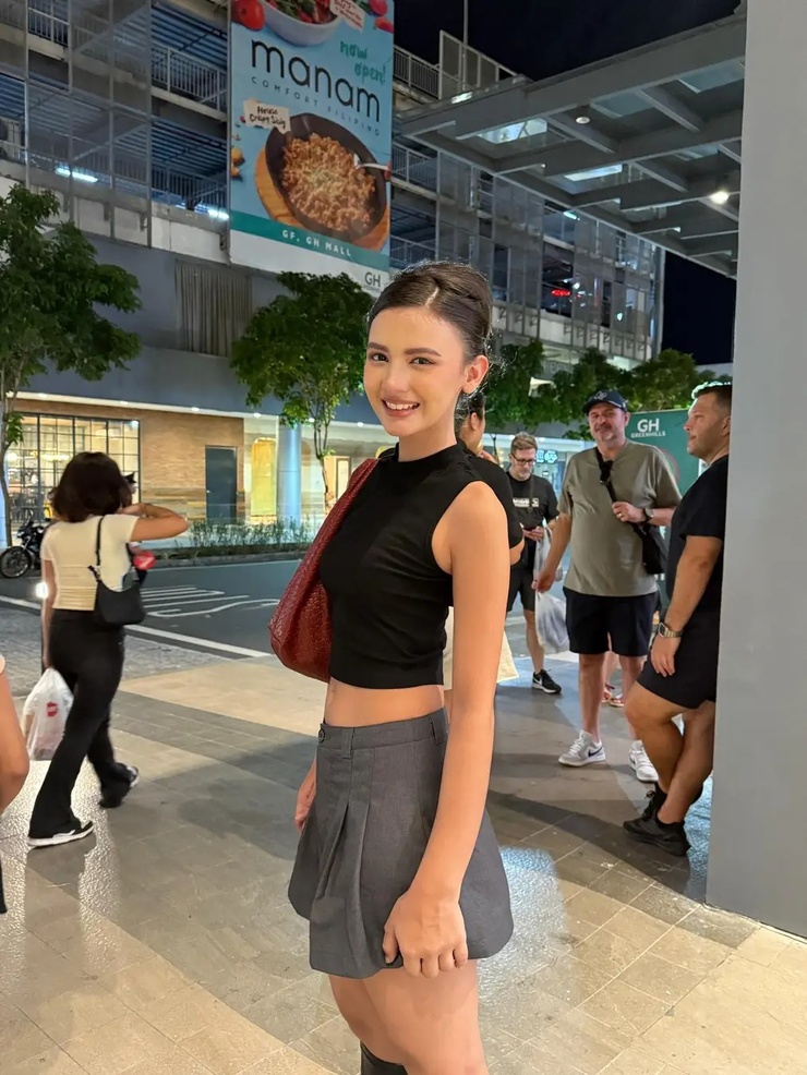 Kayla Anne Davies picture