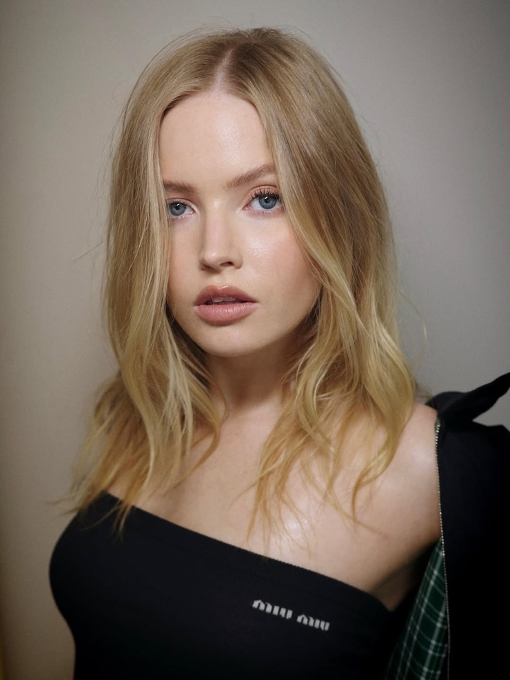 Picture of Ellie Bamber