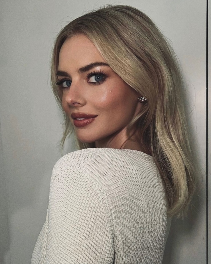 Samara Weaving picture