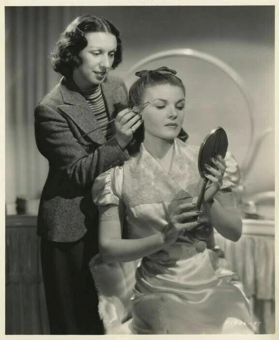 Dot Ponedel, Dolores Casey